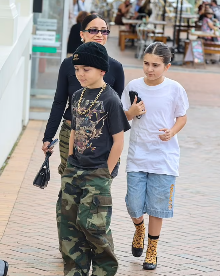 Kourtney Kardashian Spotted in Coogee - Coogee News